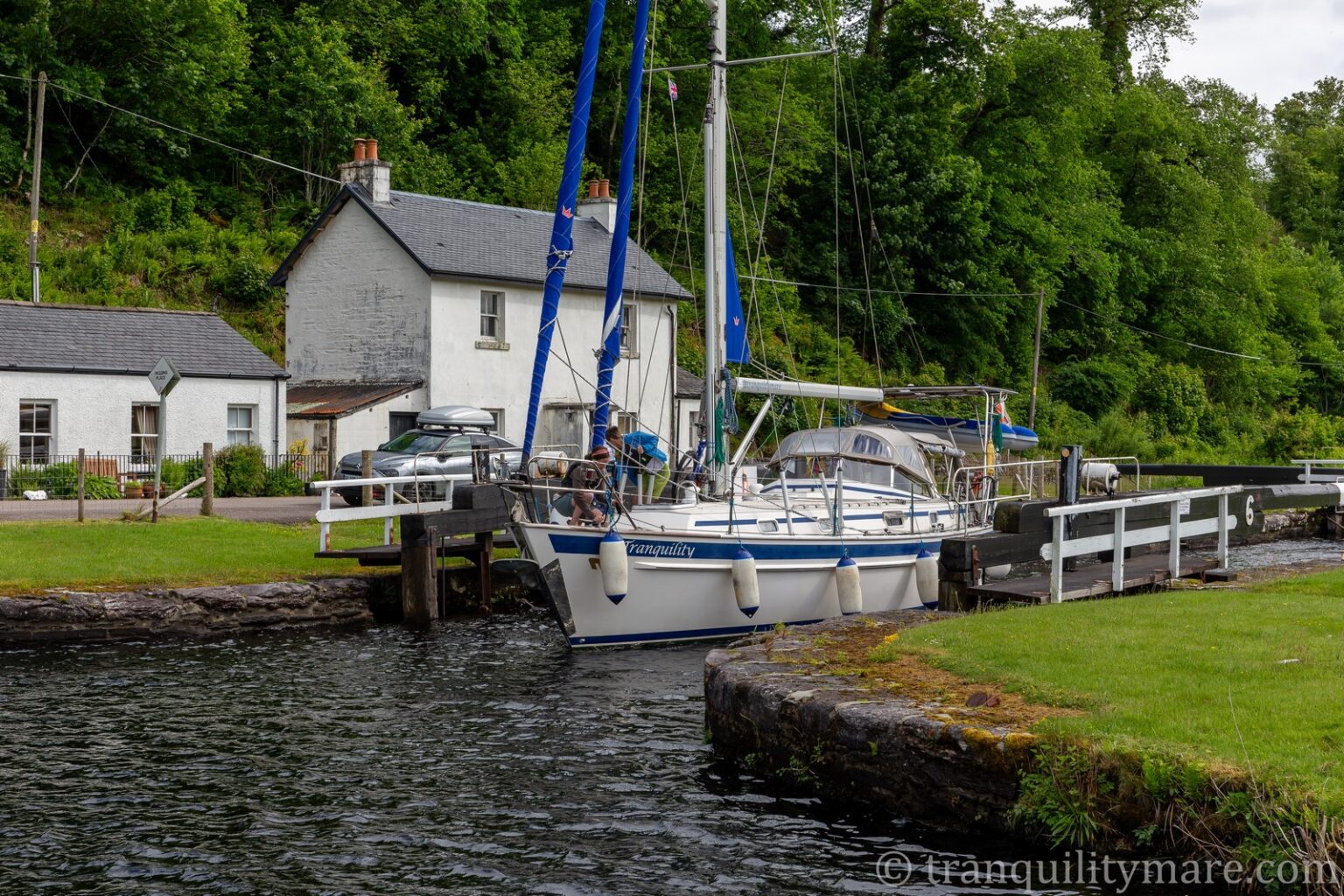Sailing the Crinan Canal – Complete Guide to Scotland’s Most Scenic ...
